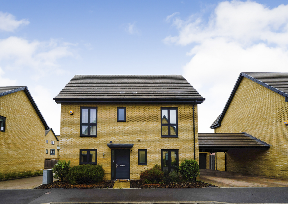 Goodwood Crescent Crowthorne RG45 6NB – Berkshire County & Co